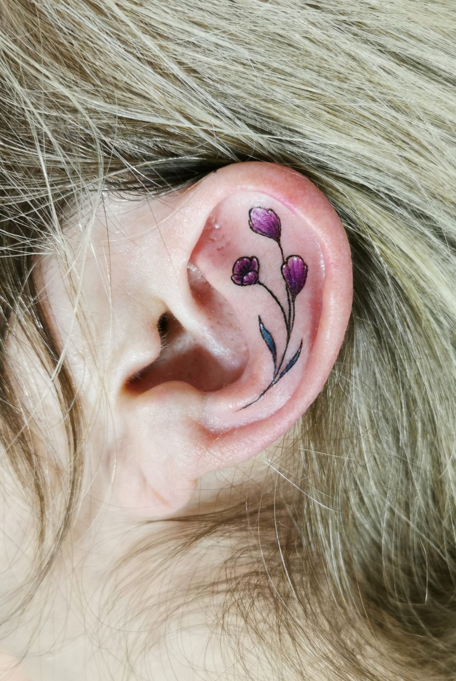 Minitatu a l' orella - ZUK Tattoo Piercing